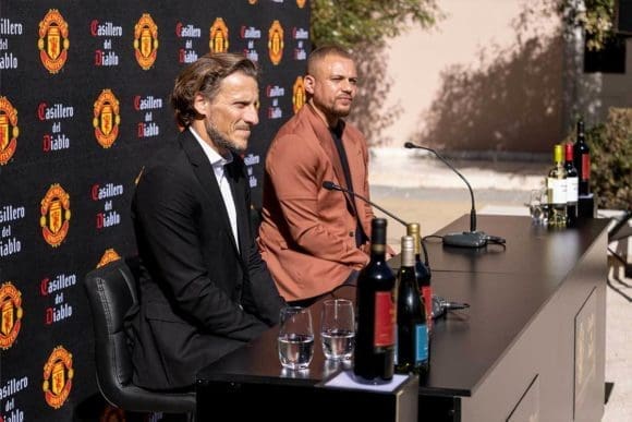 Leyendas del Manchester United visitaron Viña Concha y Toro